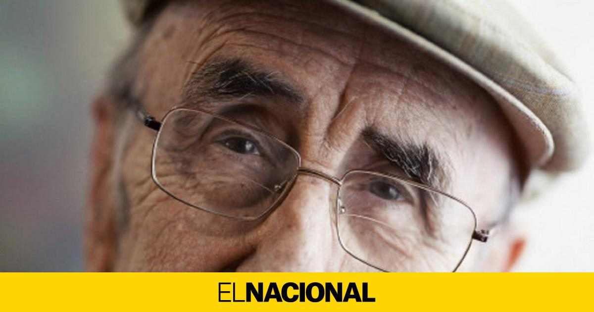 Muere Jesús Guzmán, el famoso cartero de 'Crónicas de un pueblo', a los ...