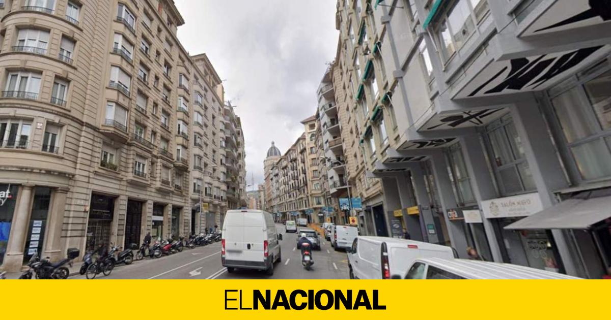 Llum verda a la reforma del carrer Balmes entre la plaça Molina i la ...