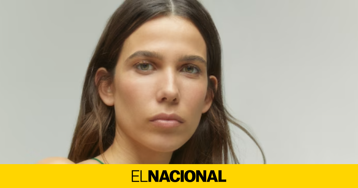 El vestido que llevan las pijas para ir en yate o en las vacaciones de mar y playa está en El Cor...