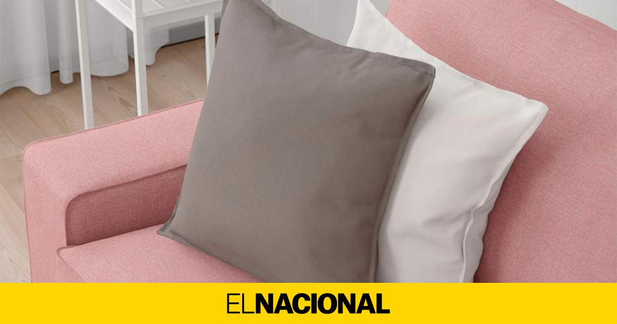 Ikea tiene un sofá de color rosa que se vende como churros
