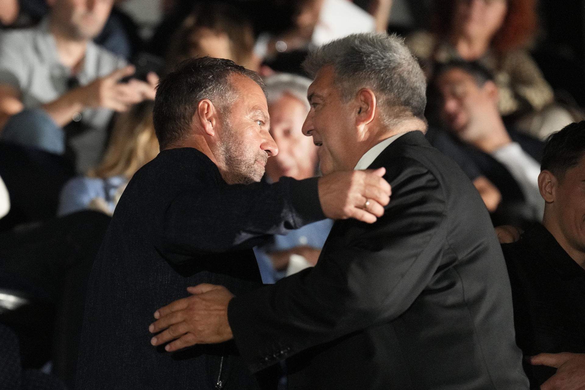 Confirmado: Joan Laporta cierra el primer refuerzo para Flick con el 1:1 Confirmado: Joan Laporta cierra el primer refuerzo para Flick con el 1:1