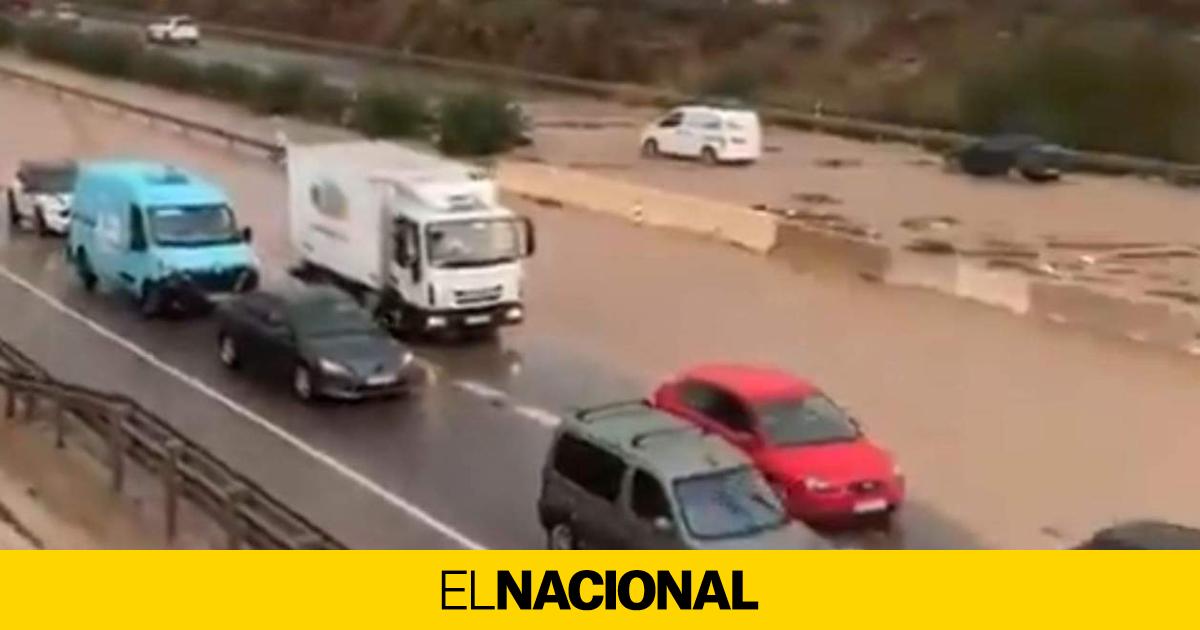 Una nueva DANA llega a Almería y anega carreteras: alerta naranja