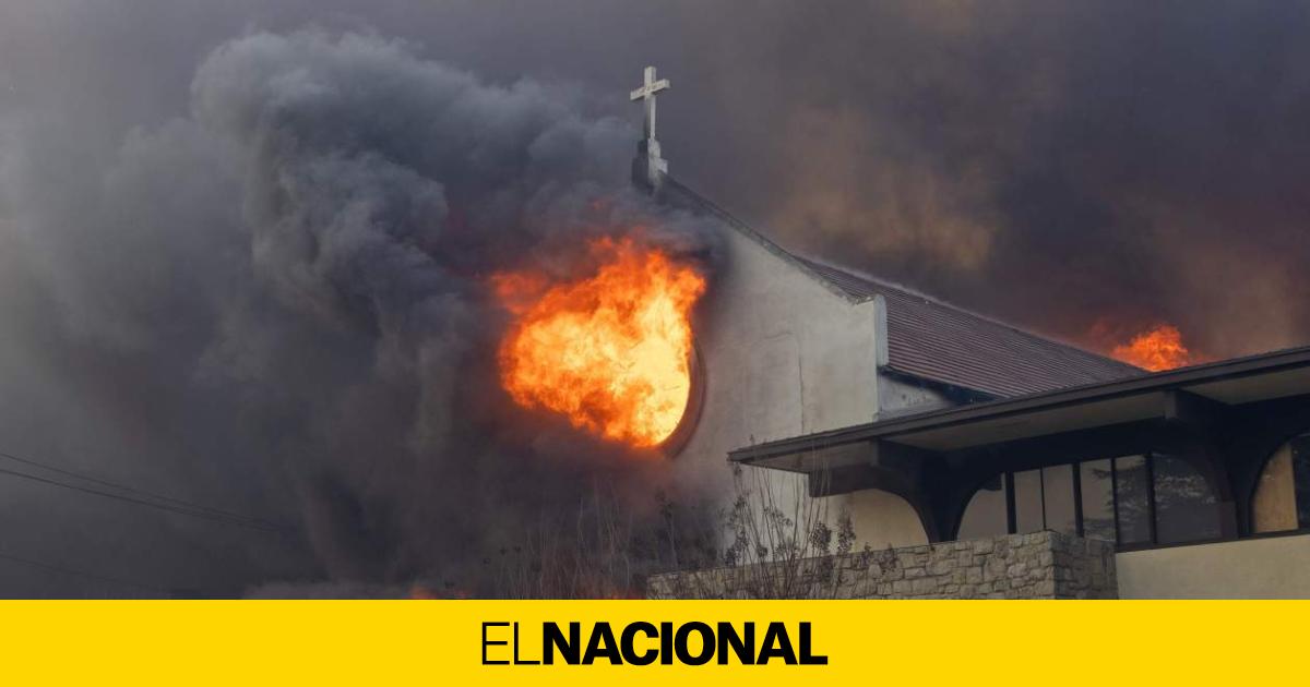 Los incendios de Los Ángeles continúan sin control: 10 muertos y 10.000 estructuras afectadas