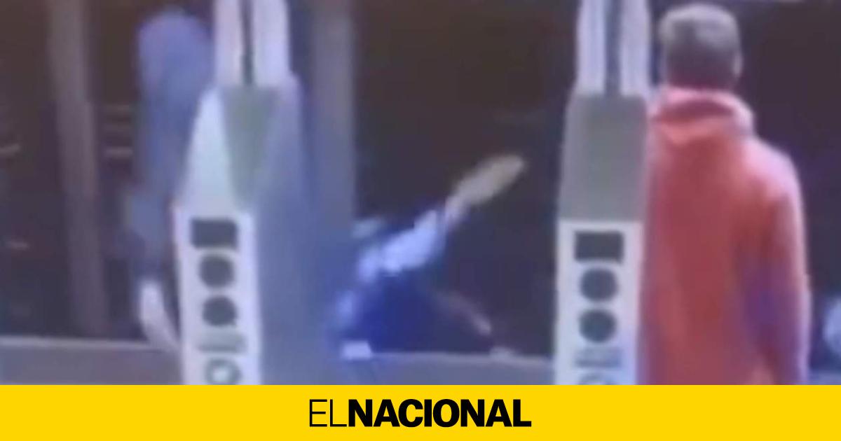 ¿Cómo sobrevivió Joseph Lynskey cuando lo empujaron a las vías del ...