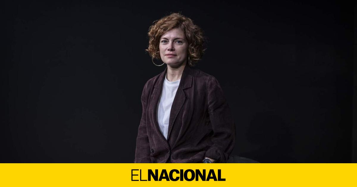 Erome ary game plays eager to check out a new girl coming