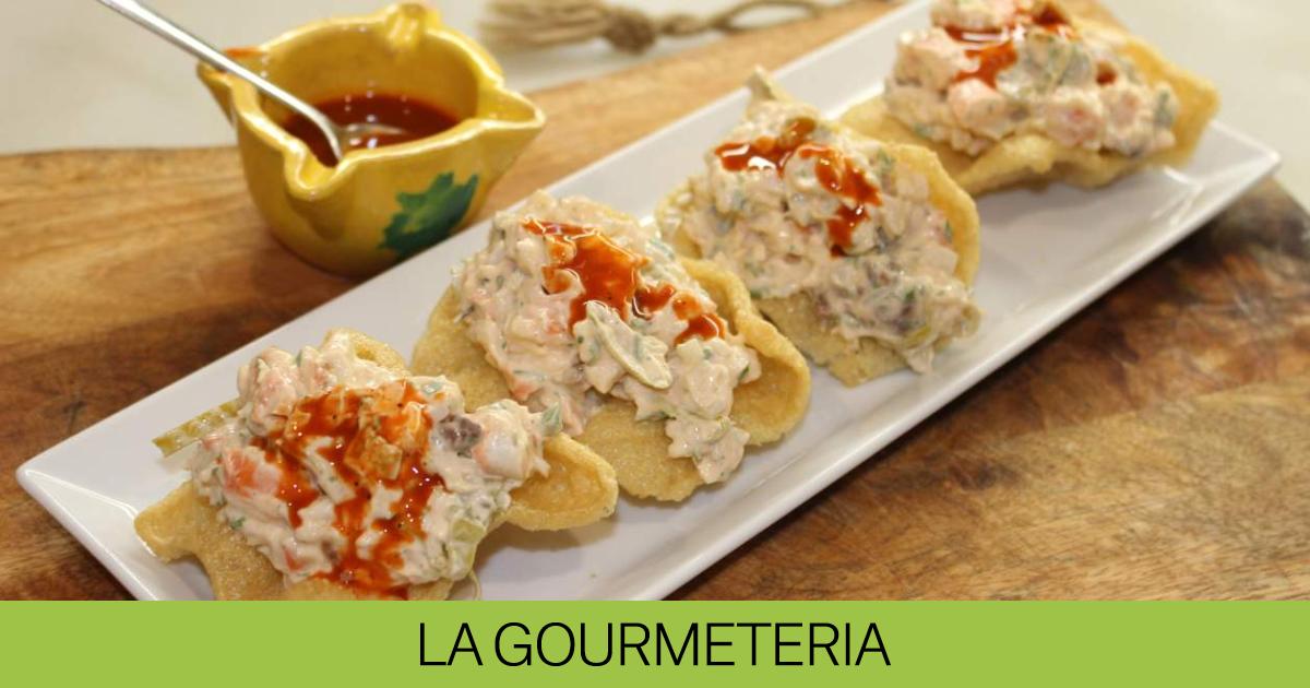 Aperitiu de crostes amb amanida de llagostins | Receptes de La Gourmeteria