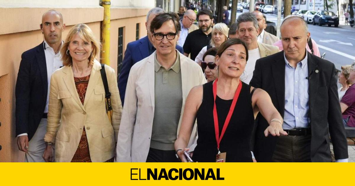 Illa recibido con gritos de "¡Salvador, Salvador!" y Page con reproches ...