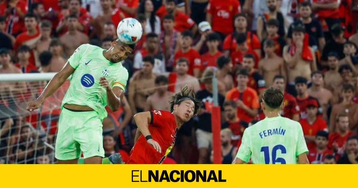 Gir de guió amb Araujo: Flick té un nou pla