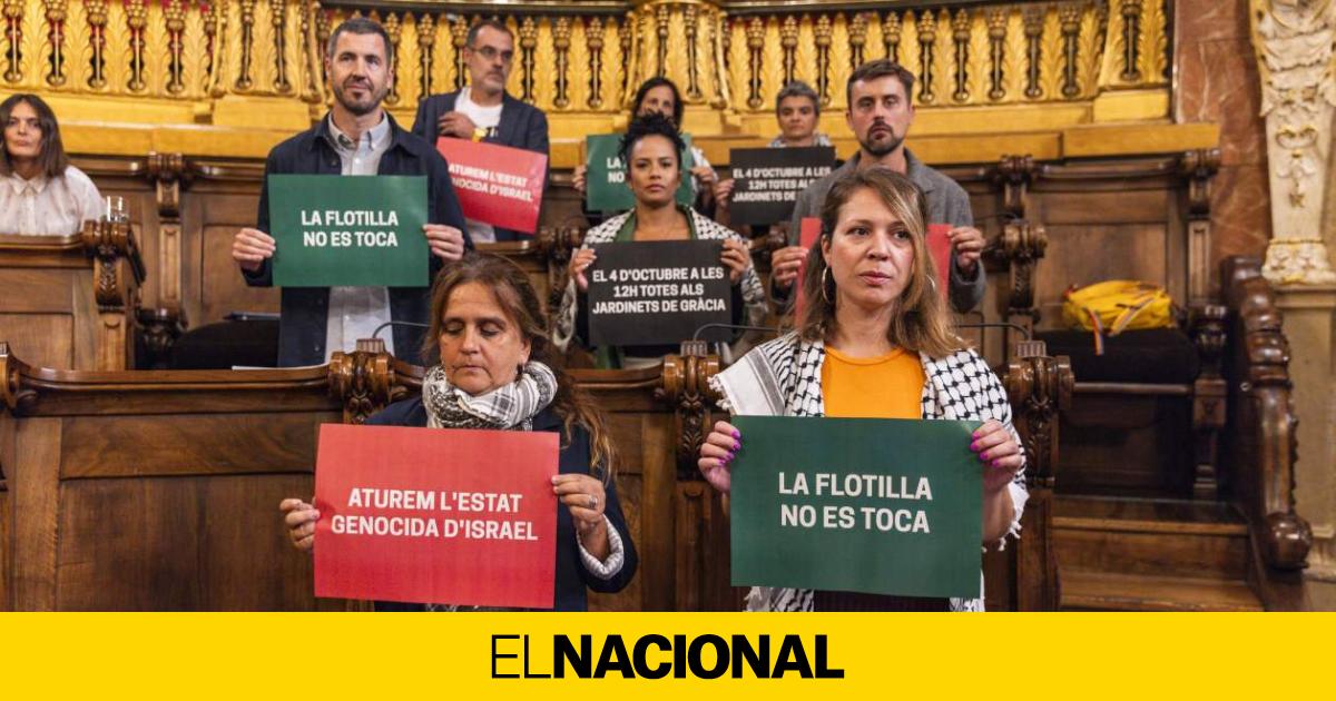 La flotilla de Colau i Coronas irromp al plenari municipal de Barcelona