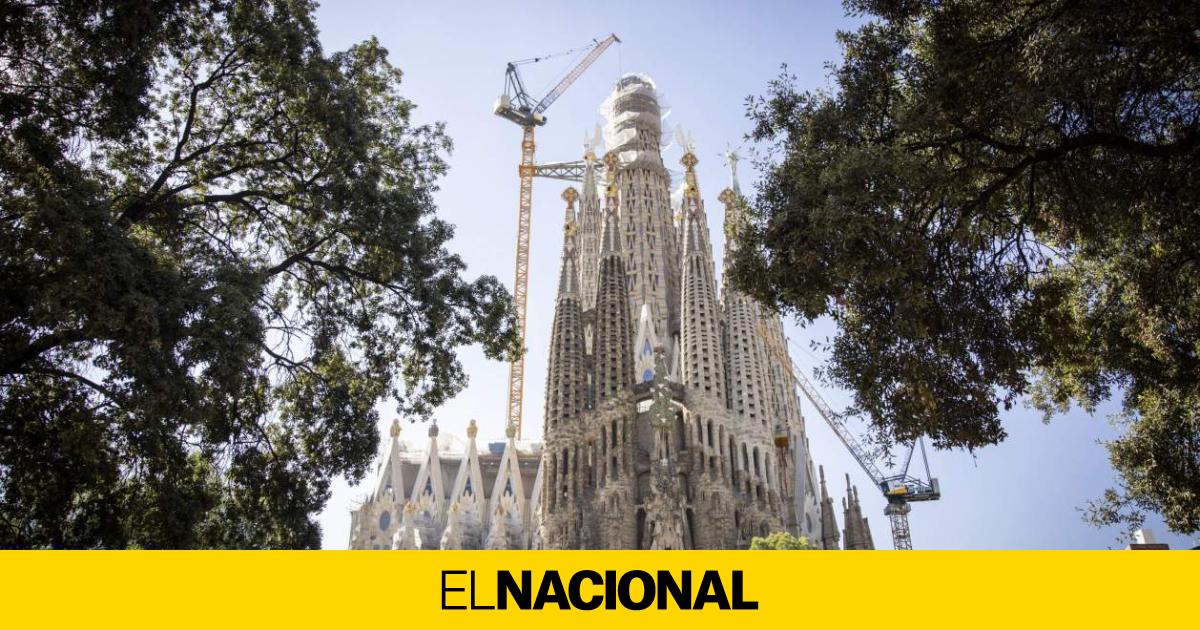 Tot esperant el sant pare: així es prepara la Sagrada Família per ...