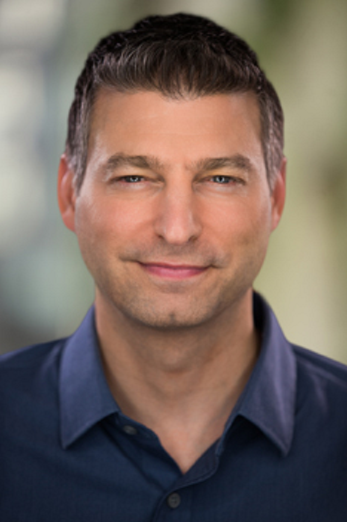 Dimite el número dos de Twitter, Adam Bain