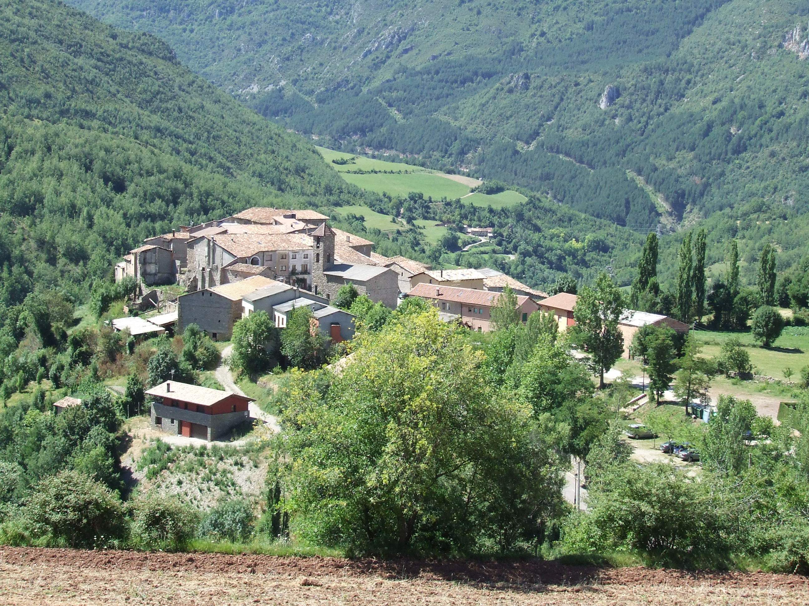 Malpàs, un poble bucòlic al Pirineu de Lleida, posa a la venda 18 ...