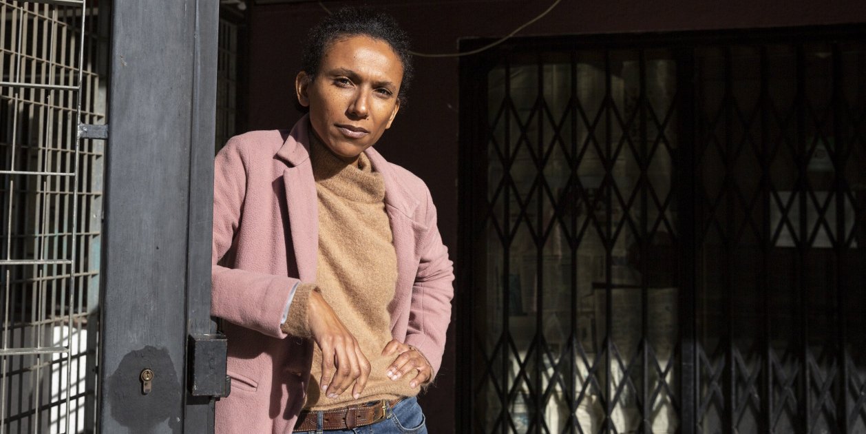 Jo Alexander: "Me atrae la sensualidad oscura"
