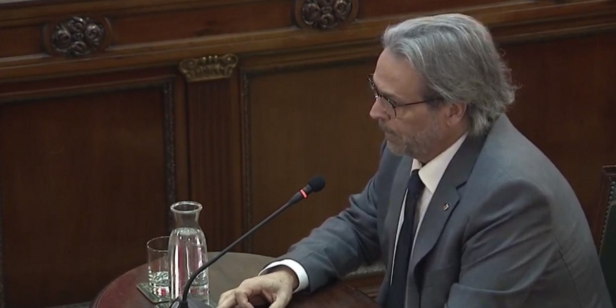 La fiscalía intenta acorralar a Benach y no lo consigue