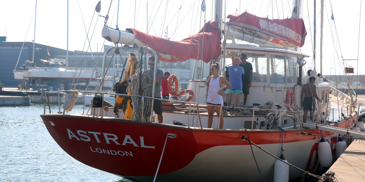 Un barco de rescate de Open Arms, atrapado en Lampedusa desde hace tres ...